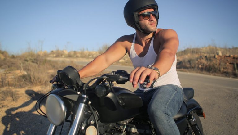 Is It Bad To Hold The Clutch In On A Motorcycle? - MechanicWiz.Com